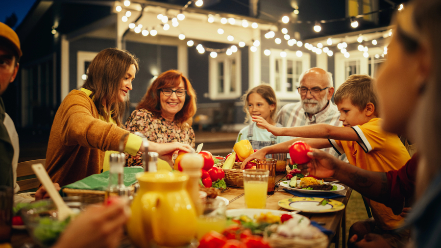 Summer Entertaining Made Easy: Smart Solutions for Outdoor Living